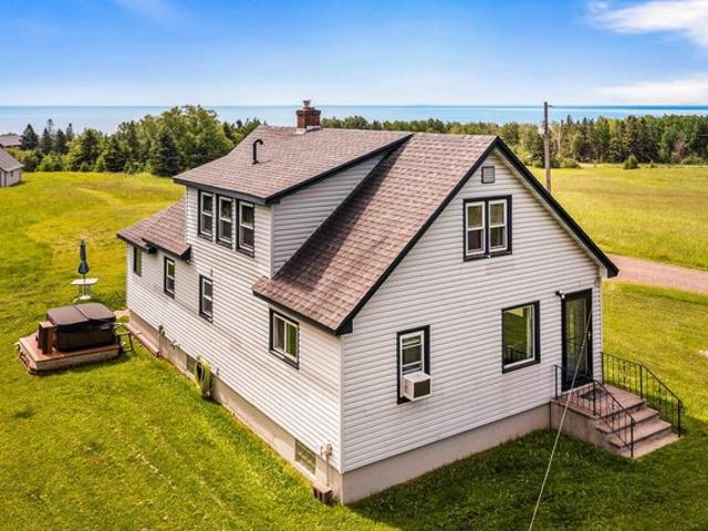 960 Old N Shore Dr, Two Harbors, MN 55616