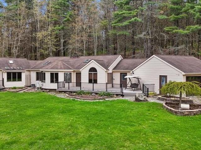 960 Long Creek Rd, Apalachin, NY 13732