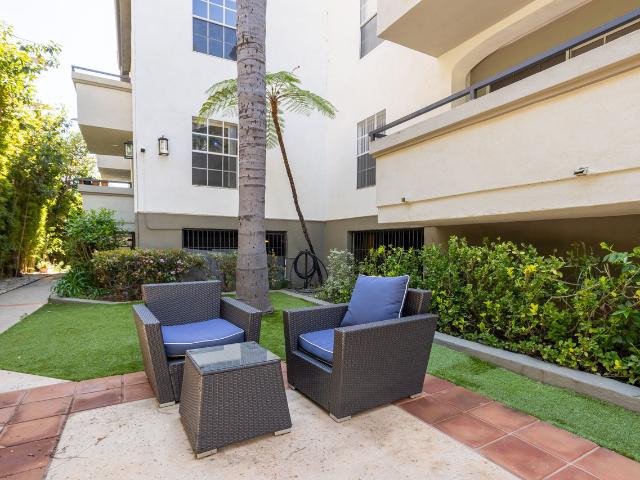 960 N. Alfred 1 Bedroom Apartment for Rent at 960 N Alfred St, Los Angeles, CA 90069 Mid City West