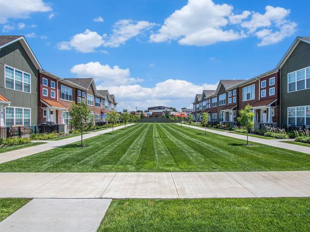 960 N Frances St, Unit 12, South Bend, IN 46617 | MLS #202609 | Compass