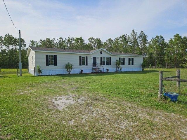 960 Still Rd, Pierson, FL 32180