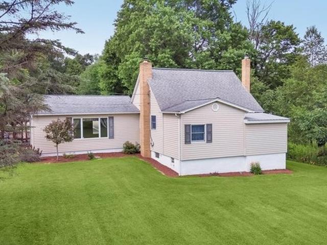 960 Pike Rd, Mineral Point, PA 15942