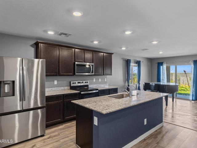960 W 20TH Street