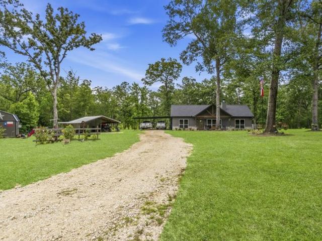 960 Towns Cemetary Rd, Livingston, TX 77351