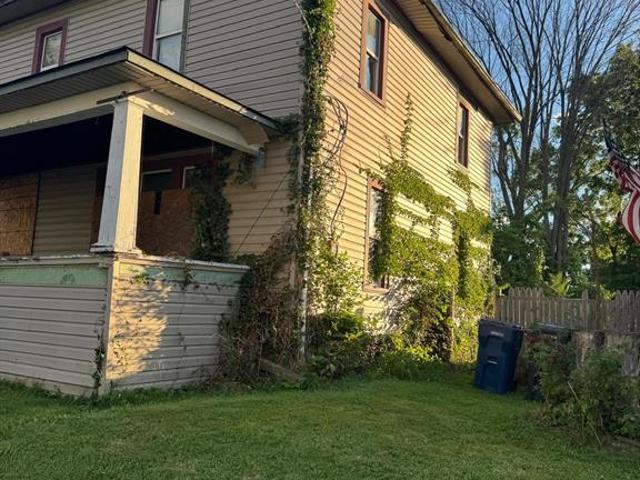960 Vosburg Street