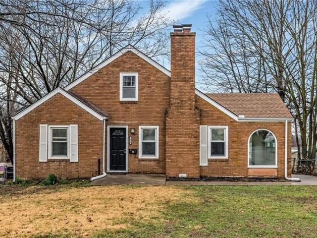9614 E 32nd St S, Independence, MO 64052