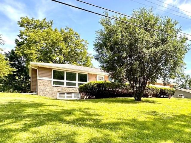 9615 nd Ave, Randall, WI 53128