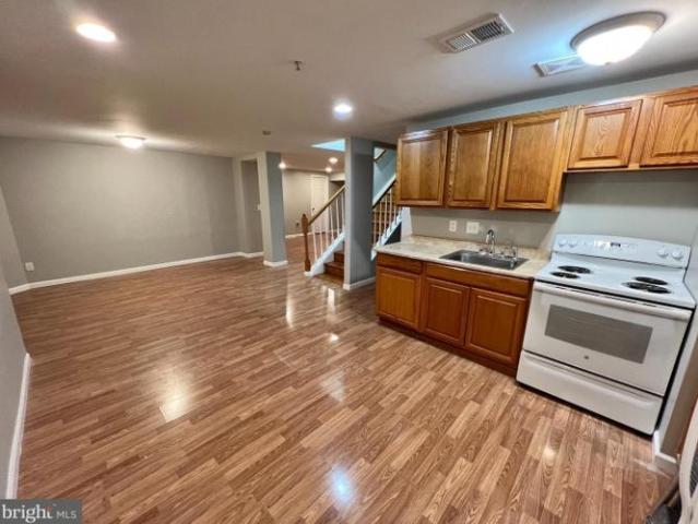 9615 Huxley Dr Lanham, MD 20706