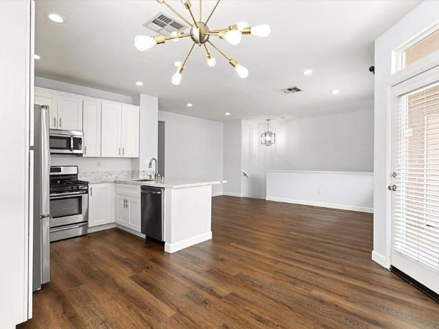 9615 W Canyon 1