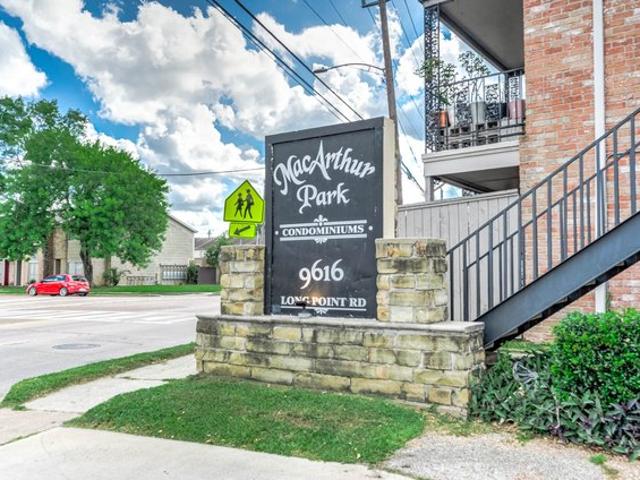 9616 Long Point Rd Apt 33, Houston, TX 77055