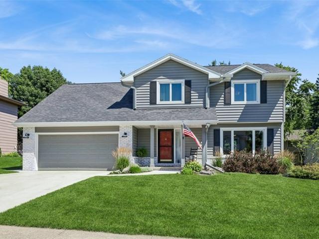 9617 Tanglewood Dr, Urbandale, IA 50322