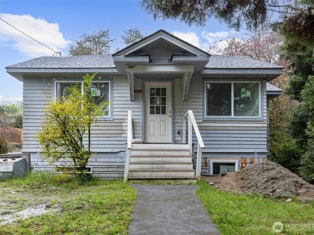 9617 15th Ave NE, Seattle, WA 98115