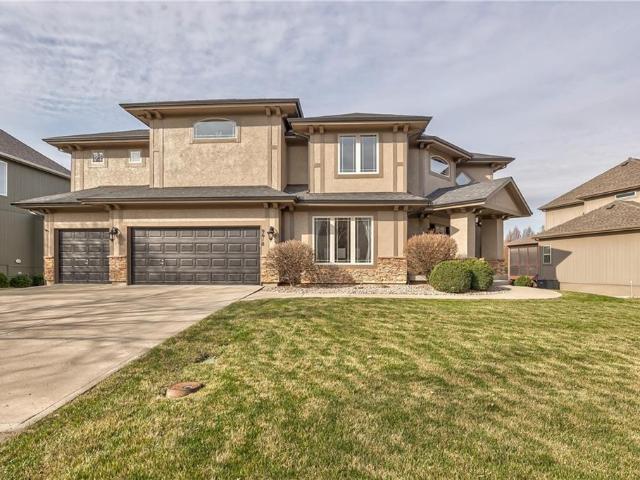 9618 S Appleridge Ln, Lenexa, KS 66227 | MLS #2604 | Compass