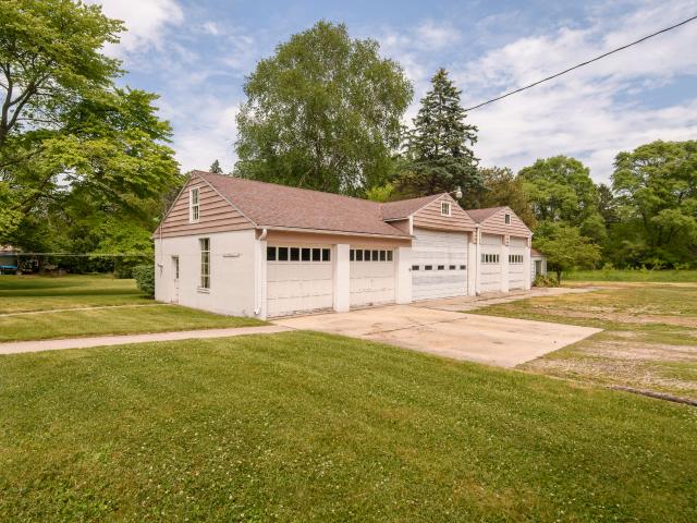 9610 N Cedarburg Rd