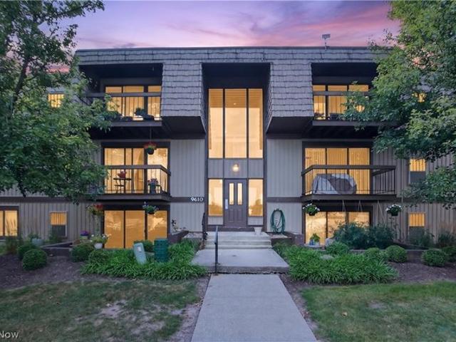 9610 Cove Dr Unit B23, North Royalton, OH 44133