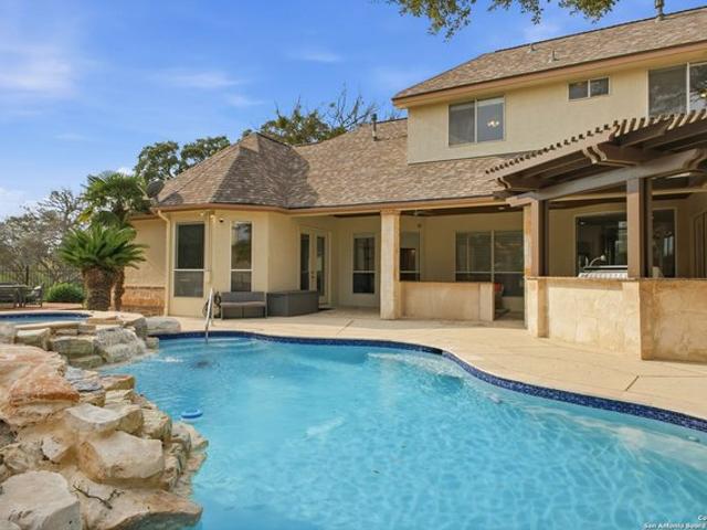 9610 Trophy Oaks Dr, San Antonio, TX 78266