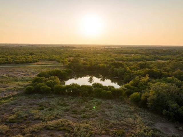 9611 Wilke Rd, Kingsbury, TX 78638
