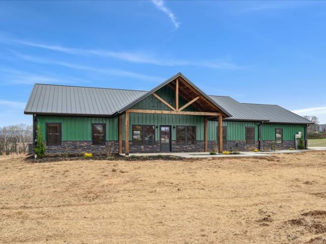 961 Collins Ln