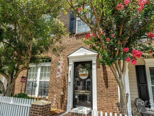 961 Coolsprings Ln, Rock Hill, SC 29730