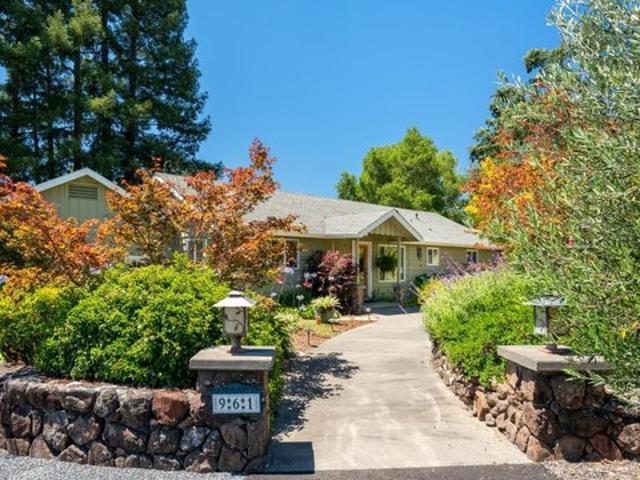 961 Chiquita Rd, Healdsburg, CA 95448
