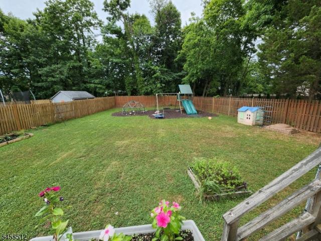 961 Crestwood Rd