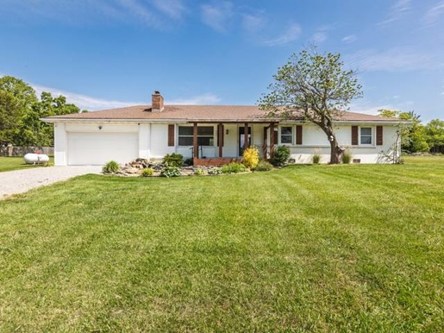 961 Brentwood Dr, Marshfield, MO 65706