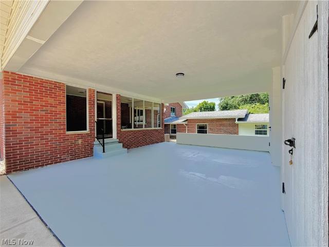 961 Lakeview Drive