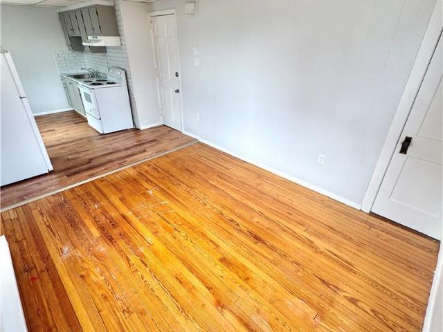 961 Main Street 2FS