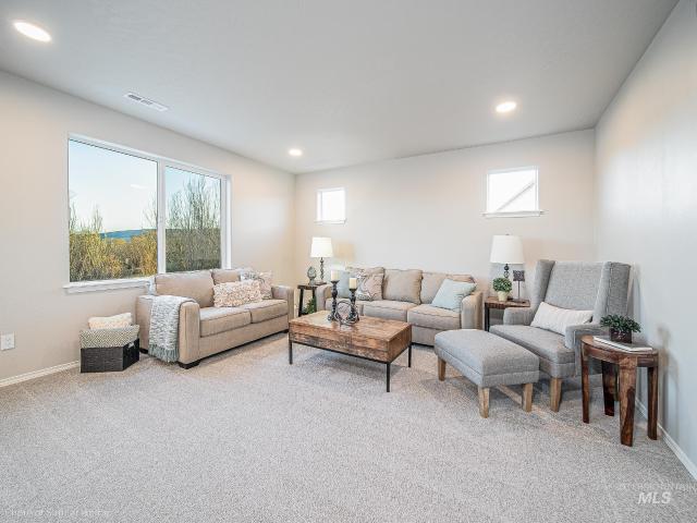 961 N Belgian Way