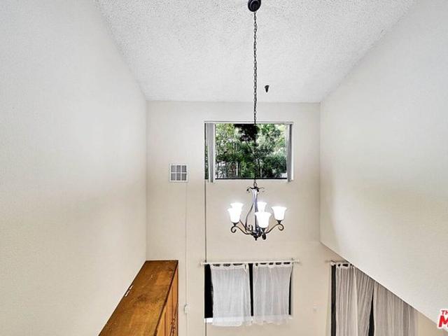 961 S Manhattan Pl Apt 3, Los Angeles, CA 90019