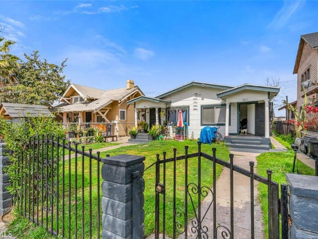 961 W 47th St, Los Angeles, CA 90037 | MLS #SR26012