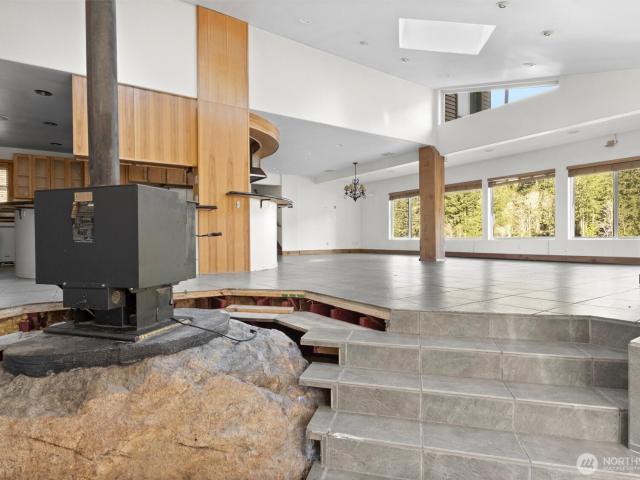 961 W Lake Samish Dr, Bellingham, WA 98229 | MLS #2502 | Compass