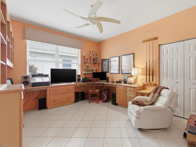 9624 Crescent View Dr N, Boynton Beach, FL 33437 | MLS #B26007