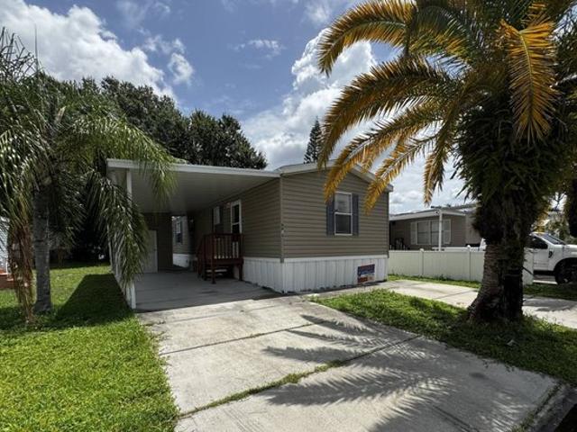 9625 Lake Pine Pl, Tampa, FL 33635
