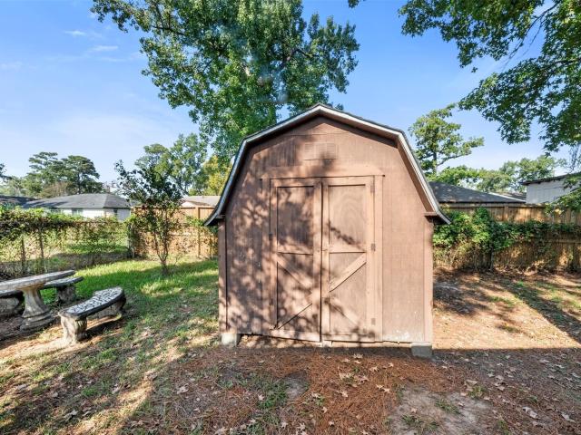 9627 N Glenwood Forest Drive