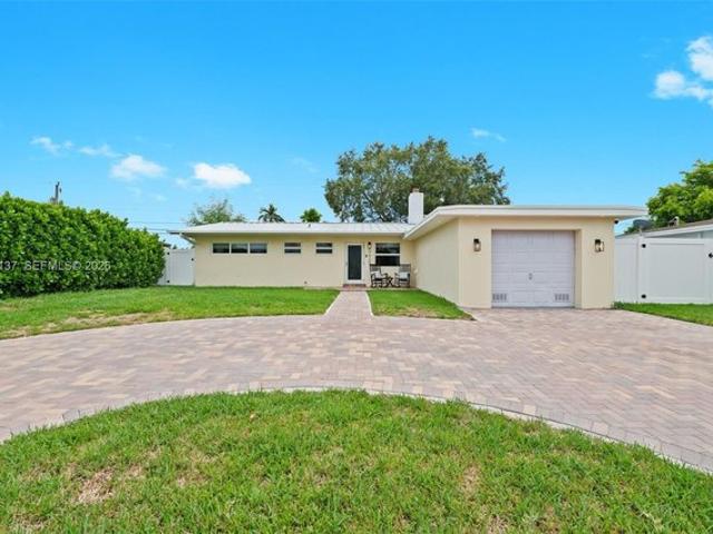 9620 Jamaica Dr, Cutler Bay, FL 33189