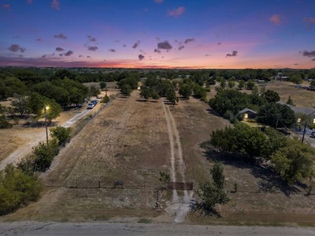 9620 Valley Rd, Joshua, TX 76058