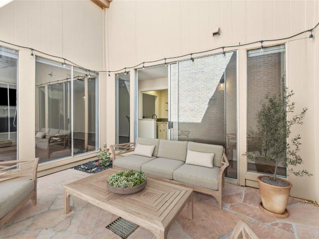 9621 Longmont Dr, Houston, TX 77063 | MLS #42977