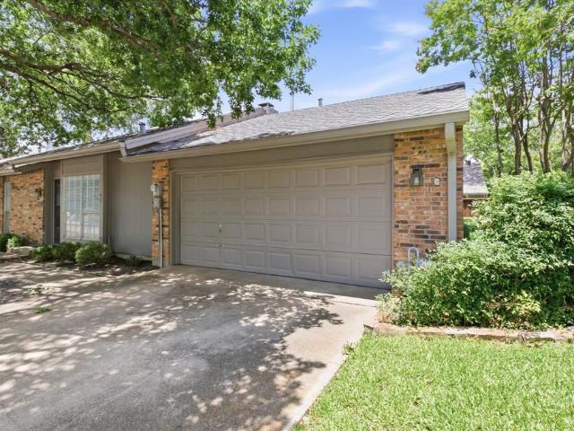 9621 Summerhill Lane