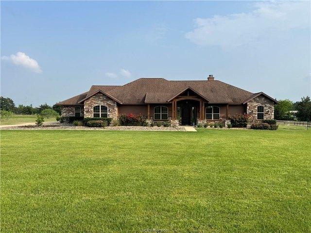 9621 Scarborough Dr, Iola, TX 77861