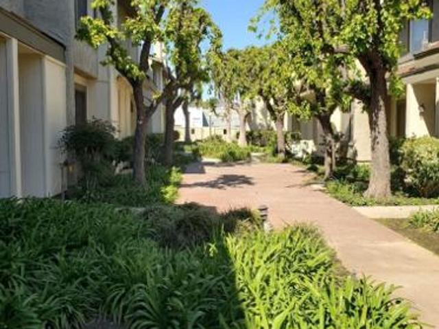 9621 Sepulveda Blvd #7, North Hills, CA 91343