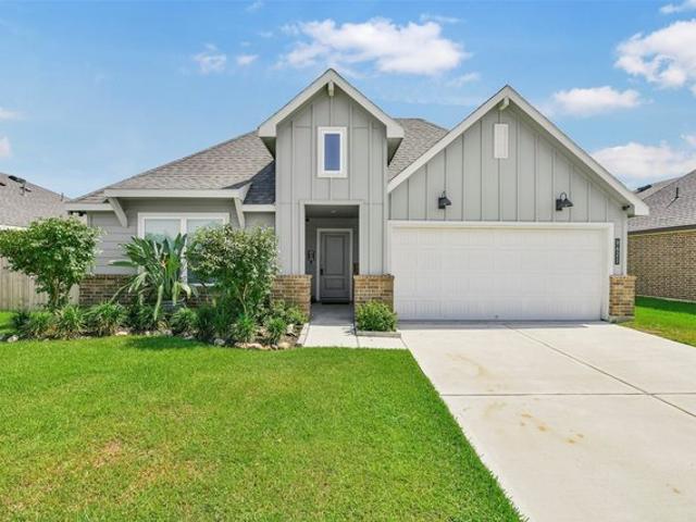 9621 Wall St, Texas City, TX 77591