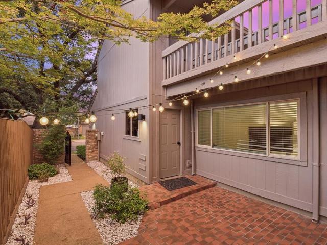 9622 Highland View Drive