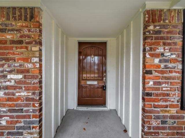 9623 Meadowglen Lane