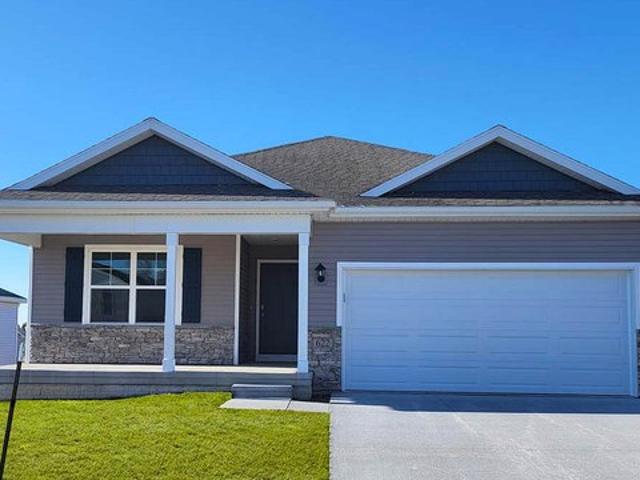 9623 Brighton Way SW, Cedar Rapids, IA 52404