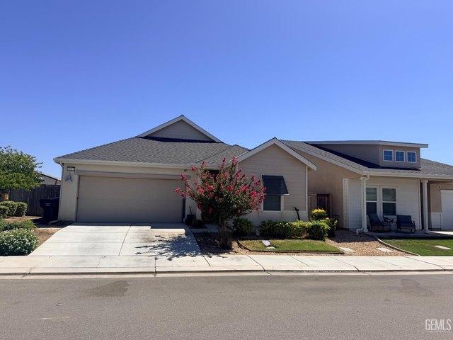 9623 Silver Falls Ln, Shafter, CA 93263