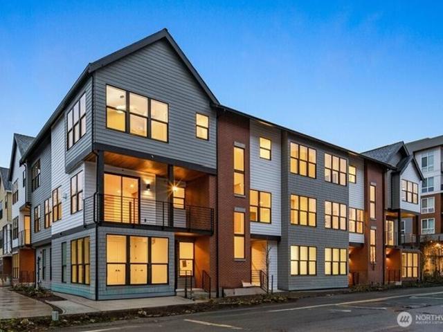 962 7th Ave NW, Issaquah, WA 98027