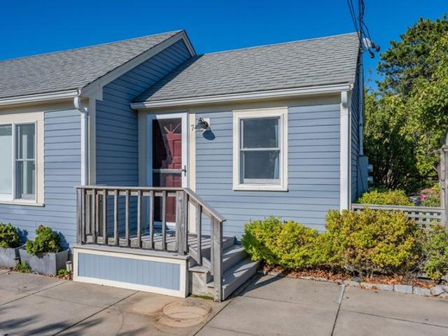 962 Commercial St Unit 7, Provincetown, MA 02657