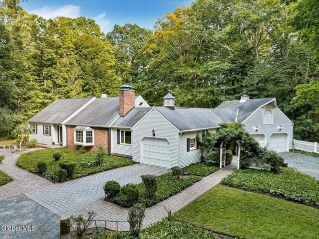 962 Grooms Rd, Rexford, NY 12148