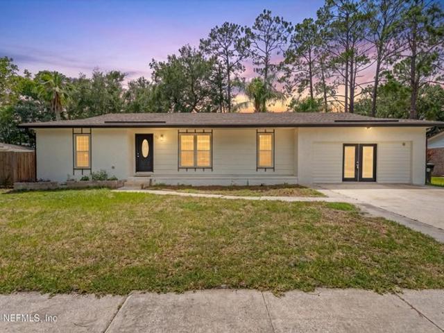 962 Grove Park Dr E, Orange Park, FL 32073